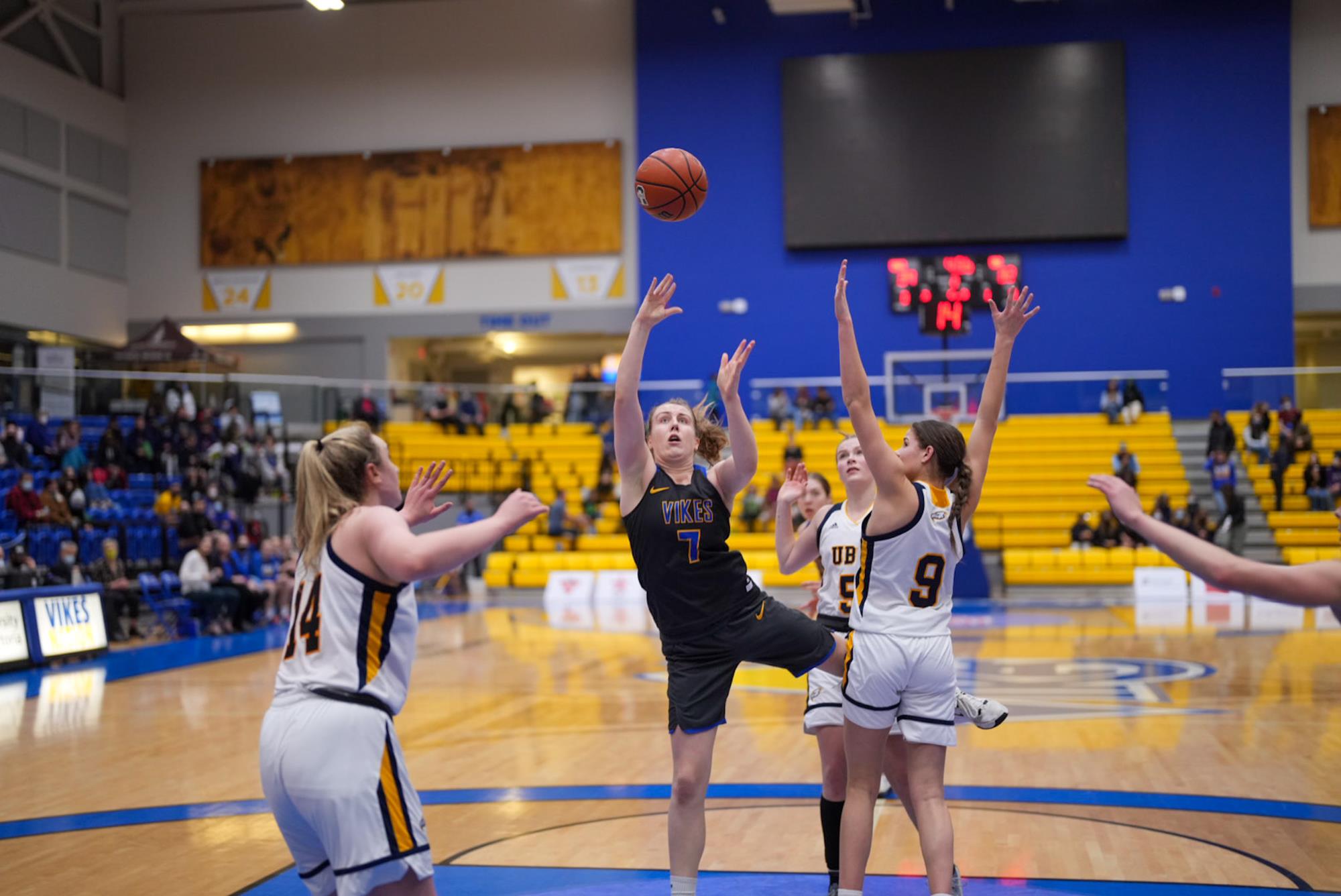 Ashlyn Day - Women's Basketball - University of Victoria Athletics
