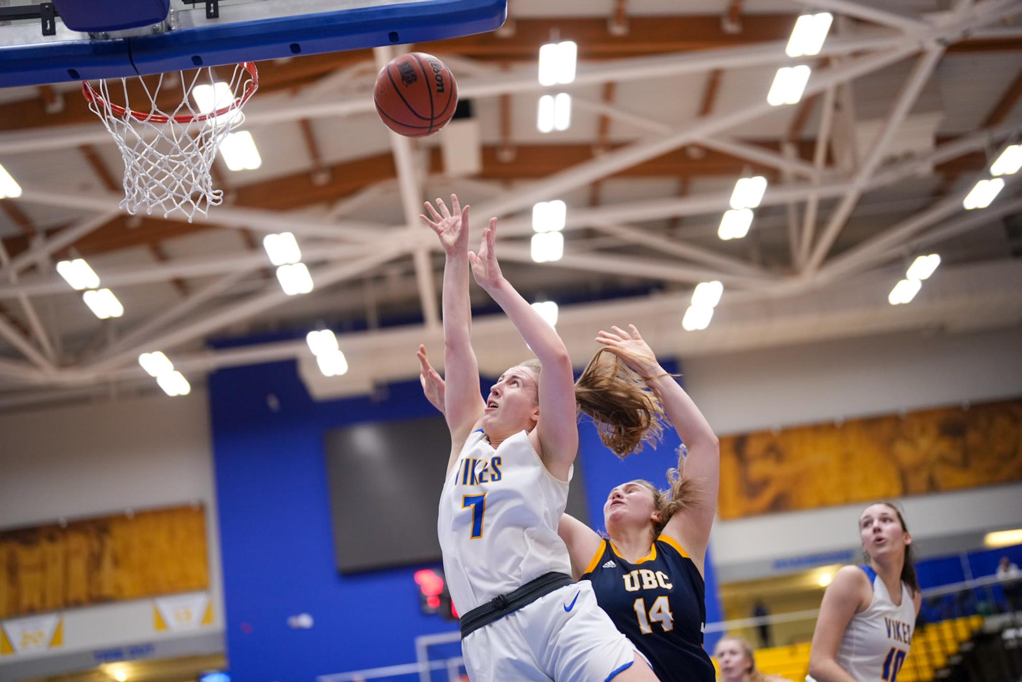 Ashlyn Day - Women's Basketball - University of Victoria Athletics