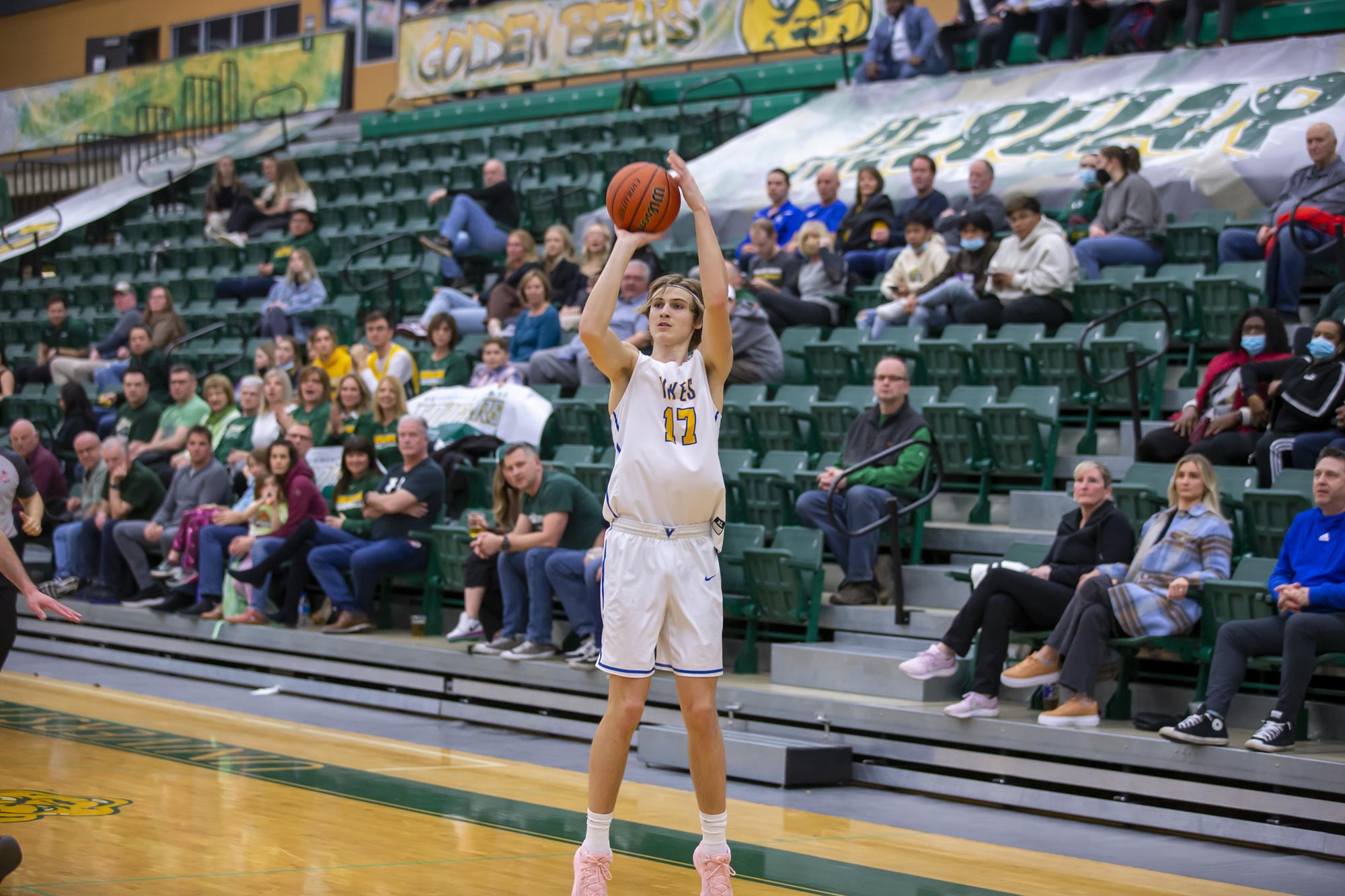 Elias Ralph - Men's Basketball - University of Victoria Athletics