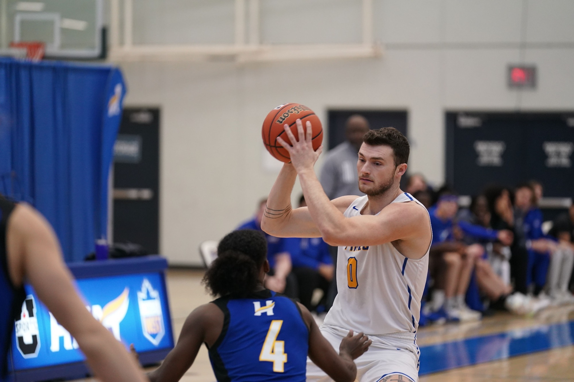 Men's basketball suffers setback to UBCO - University of Victoria Athletics