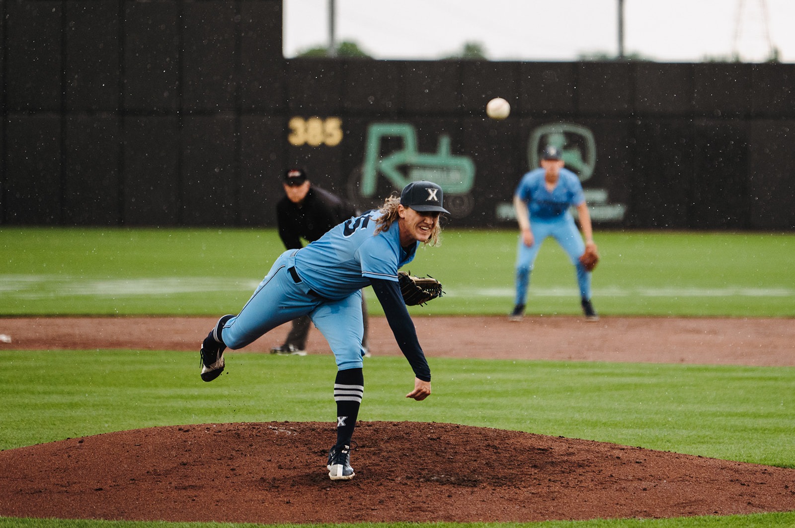 Baseball Takes Game Three, Sweeps Wofford - Xavier University Athletics