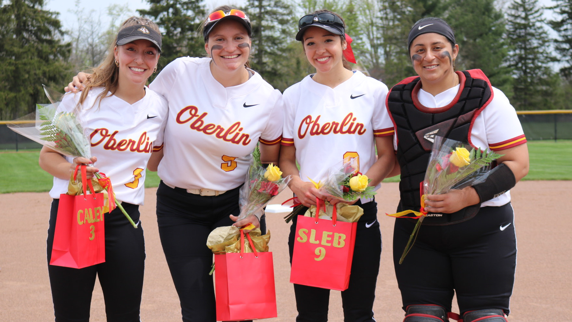 Softball Swept on Senior Day - Oberlin College Athletics