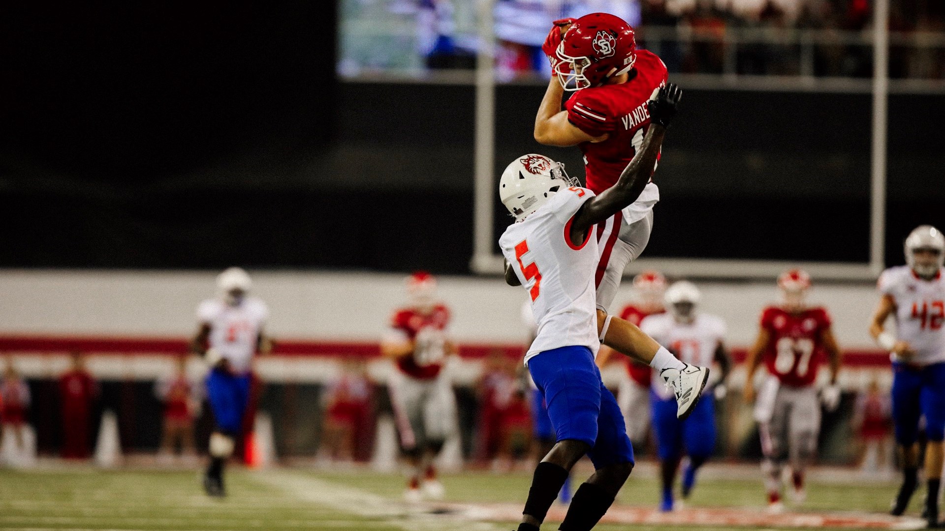 Caleb Vander Esch - Football - University of South Dakota Athletics