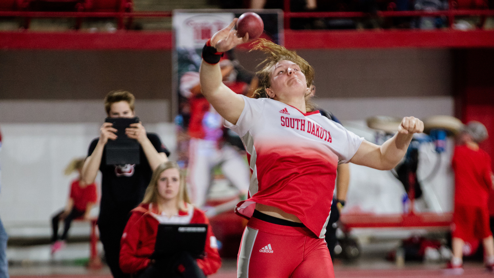 Senior, Henrich win events at Iowa State Classic - University of South ...