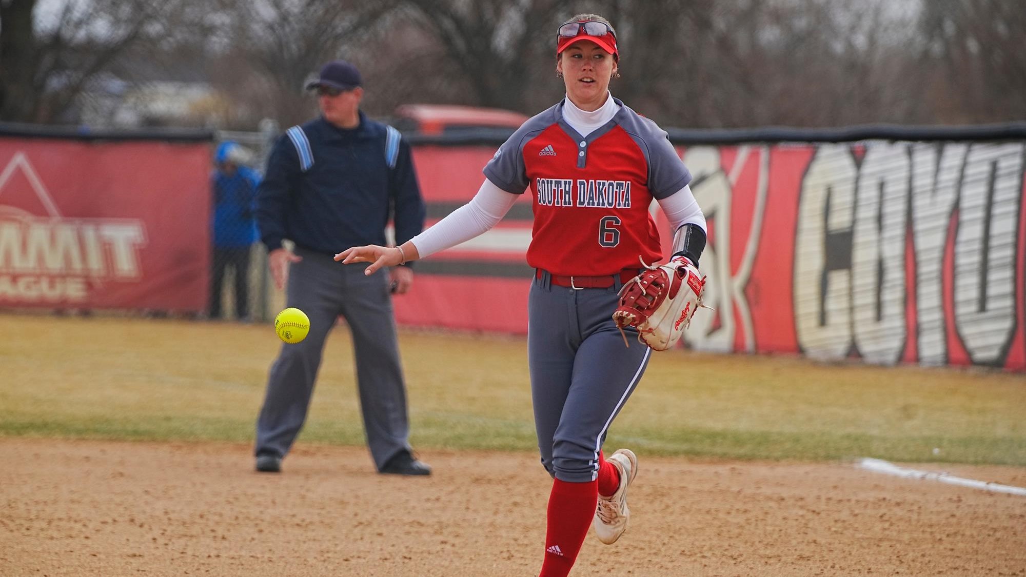 Jadyn DeWitte - Softball - University of South Dakota Athletics