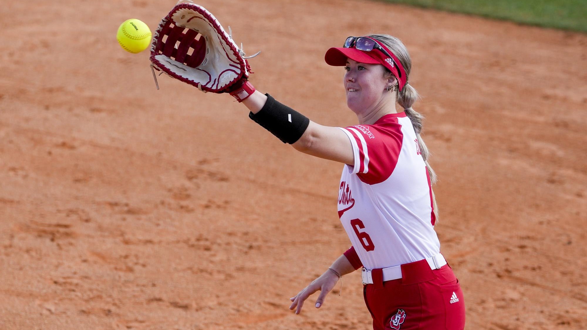 Jadyn DeWitte - Softball - University of South Dakota Athletics