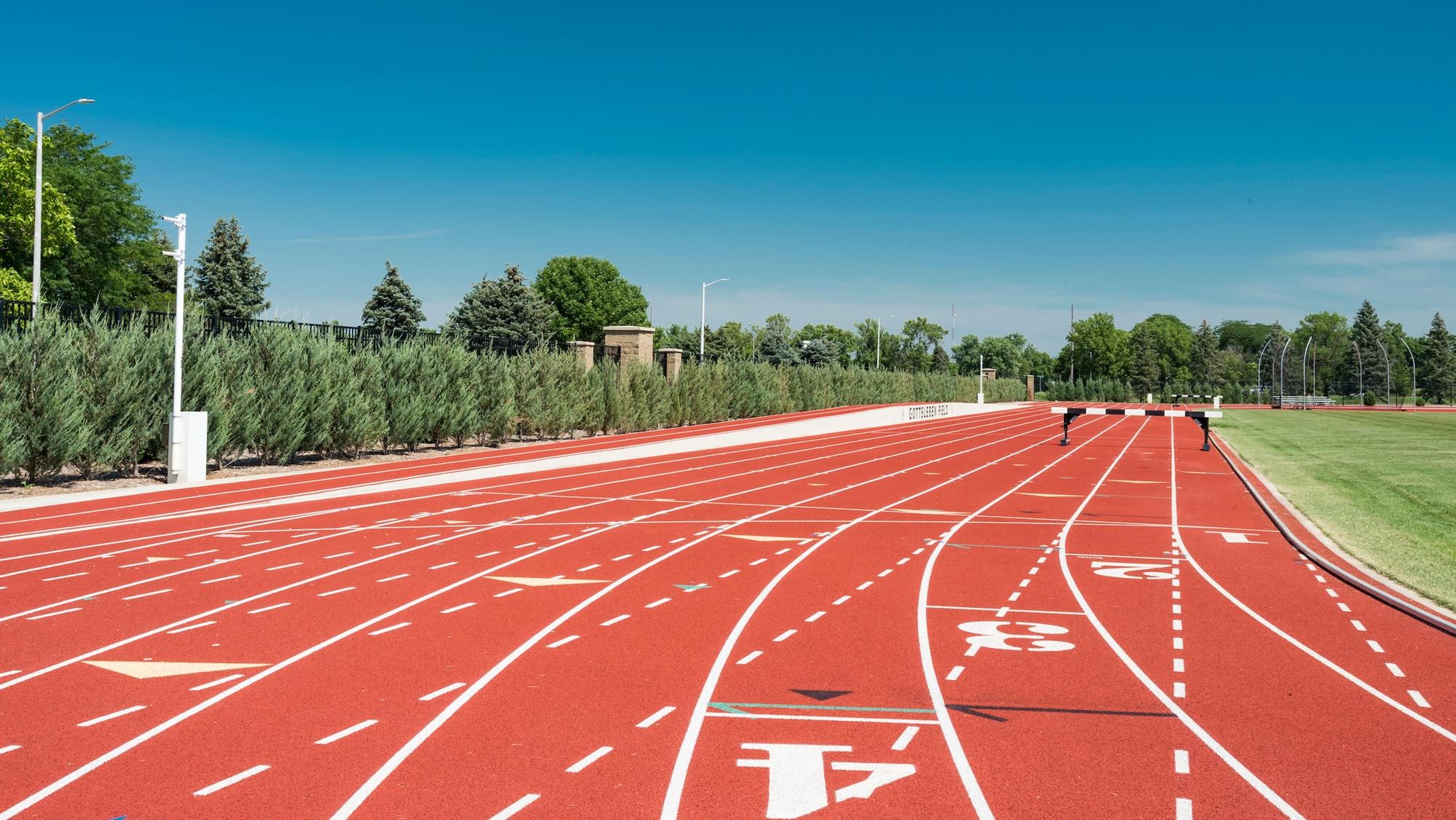 Coyote track and field adds 10 - University of South Dakota Athletics