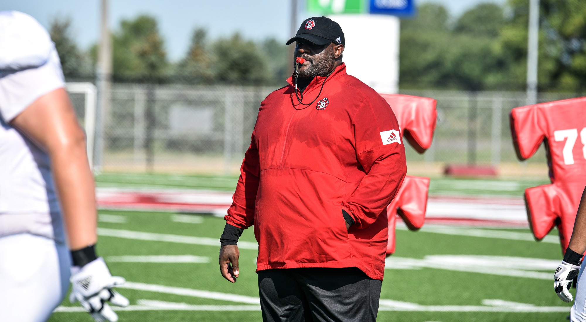 Competition lifting Brown's DL group - University of South Dakota Athletics