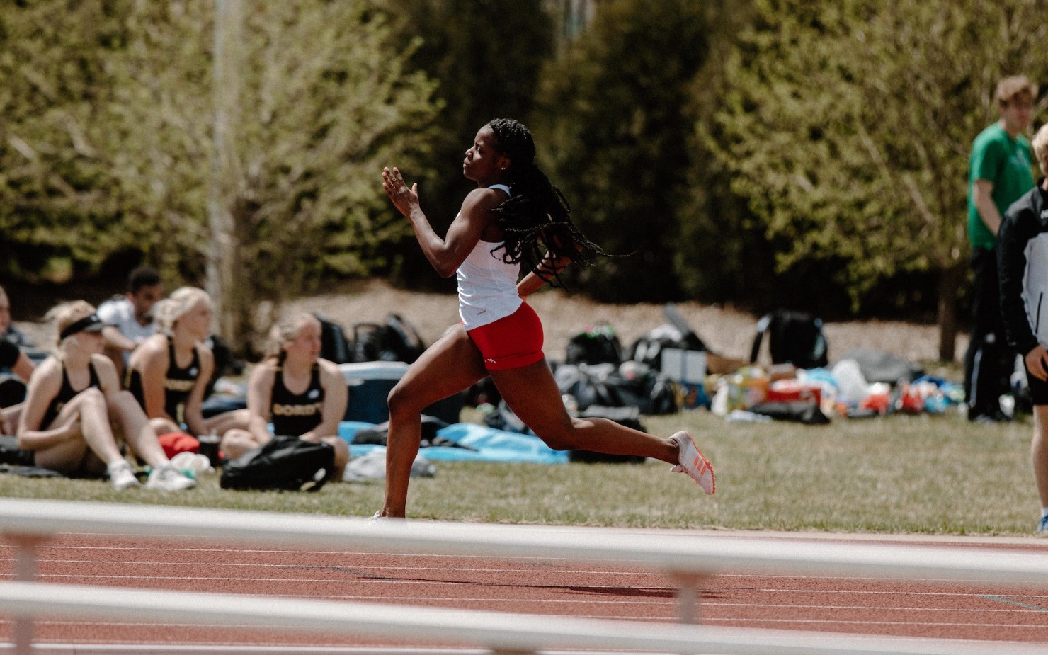 Women's 4x100 victorious at Pacific Coast - University of South Dakota Athletics