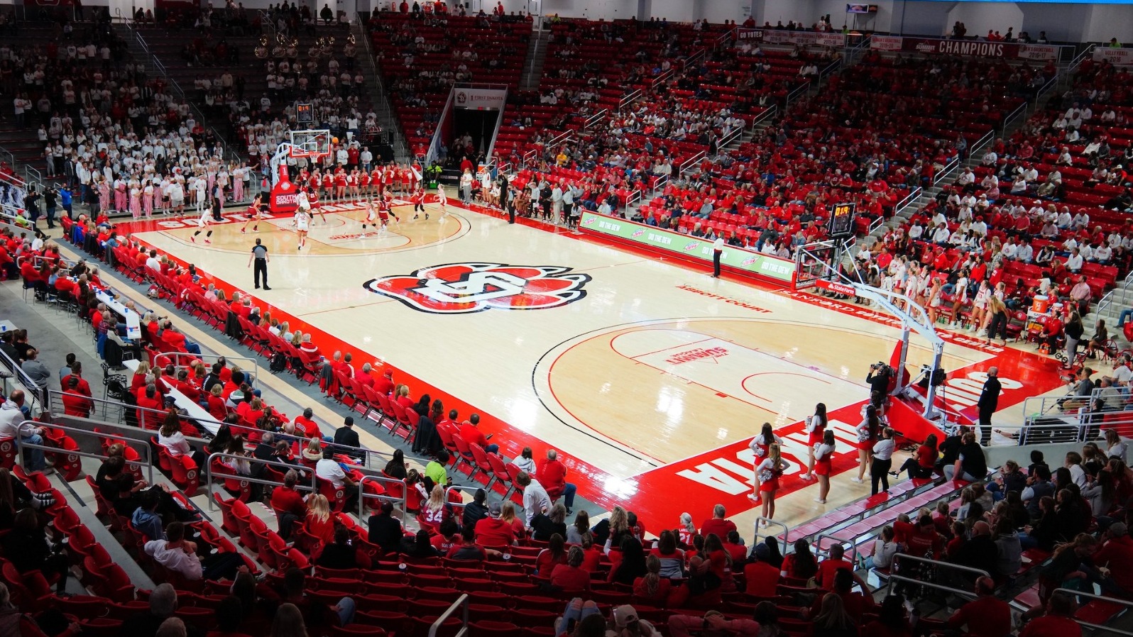 University of South Dakota Unveils New Coyote Logo - University of ...