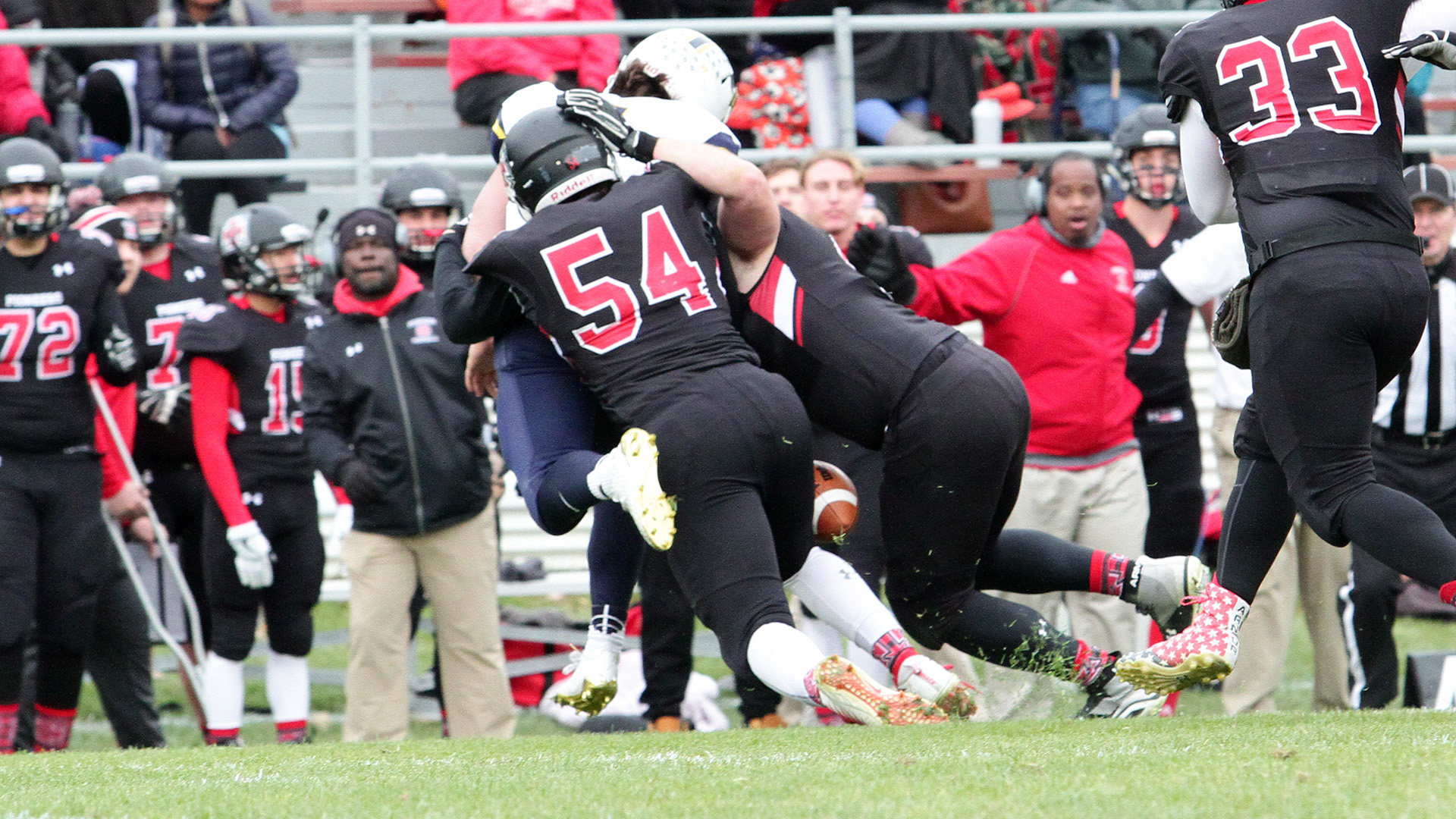Slager breaks Grinnell career tackle record in season finale - Grinnell ...