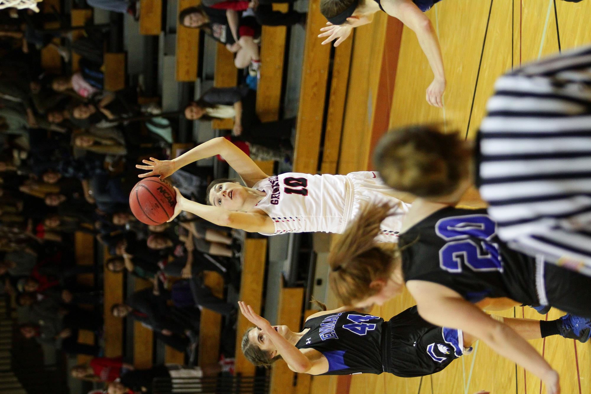 May Hanlon - Women's Basketball - Grinnell College Athletics