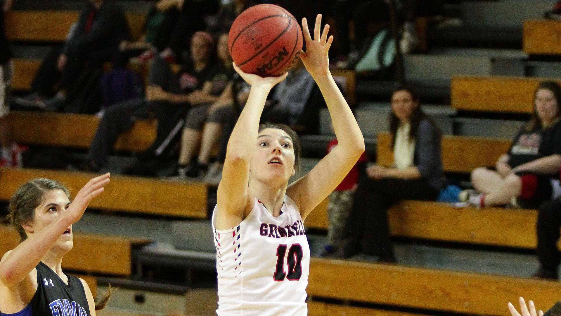 May Hanlon - Women's Basketball - Grinnell College Athletics