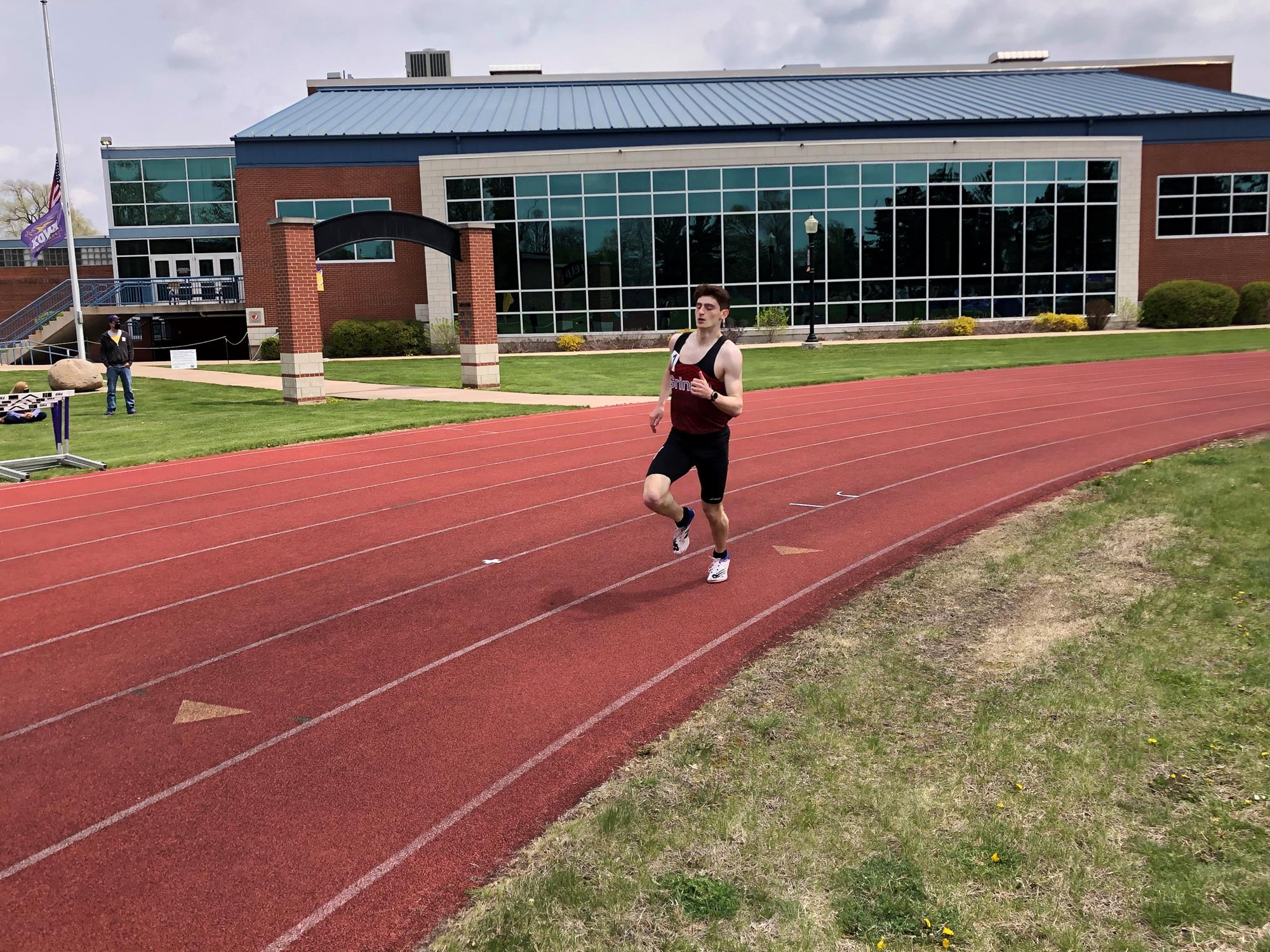 Grinnell men's track and field team gets season off to great start at ...
