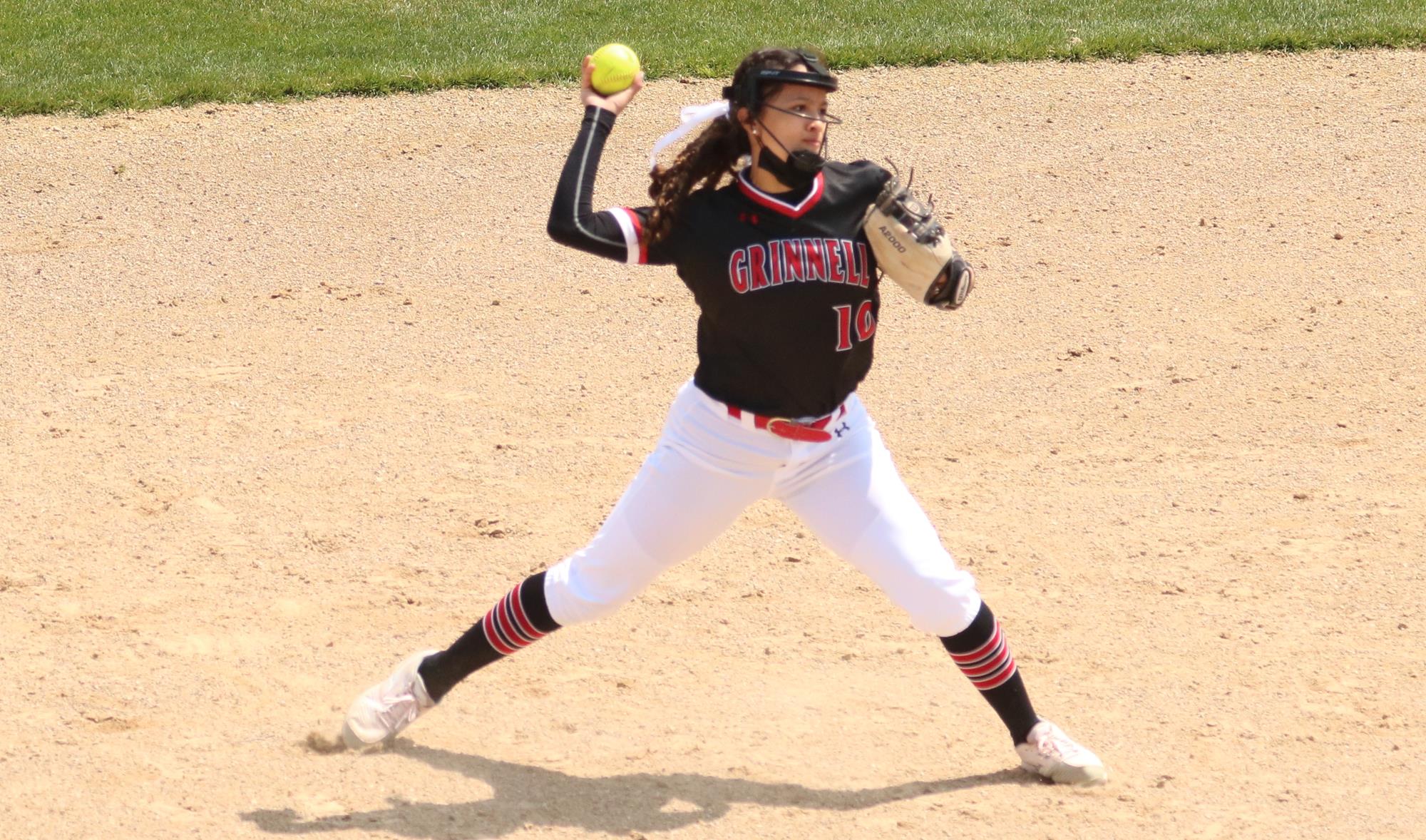 Amanda Ramirez - Softball - Grinnell College Athletics