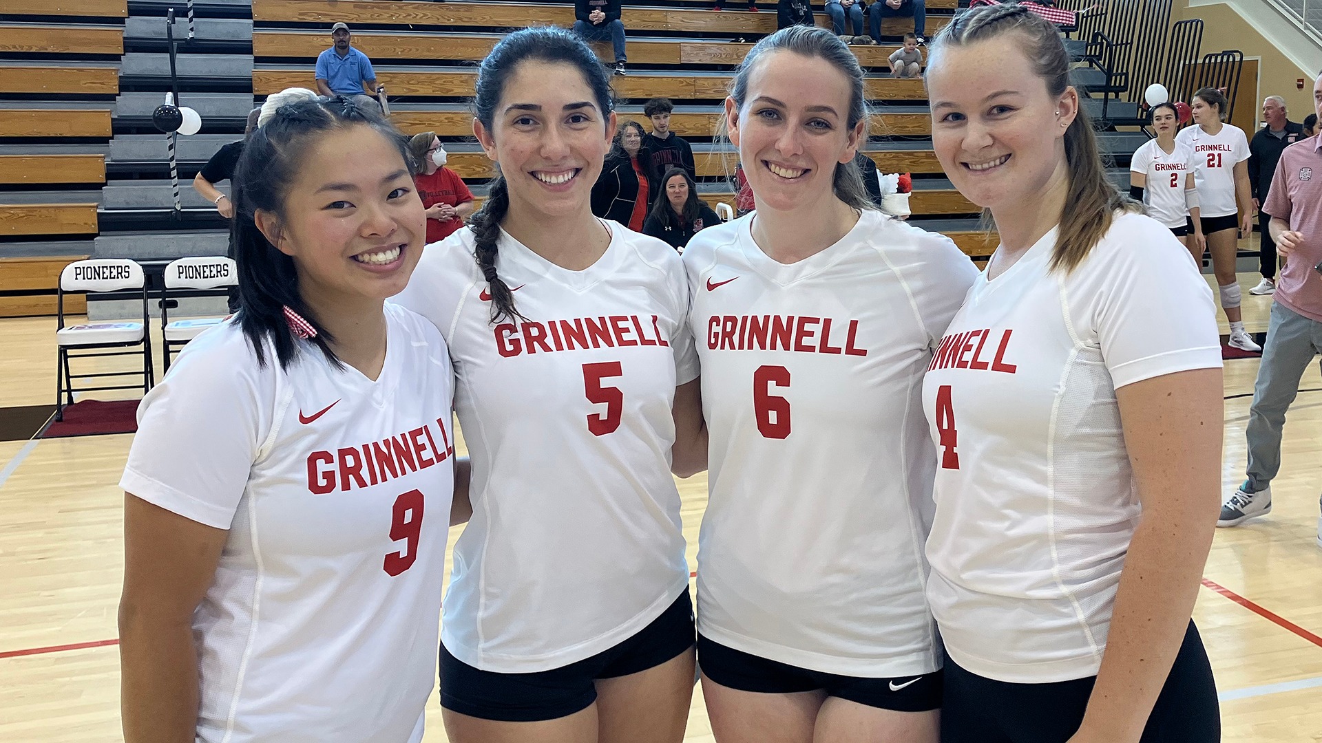Grinnell volleyball team celebrates Senior Day with sweep of Lawerence ...