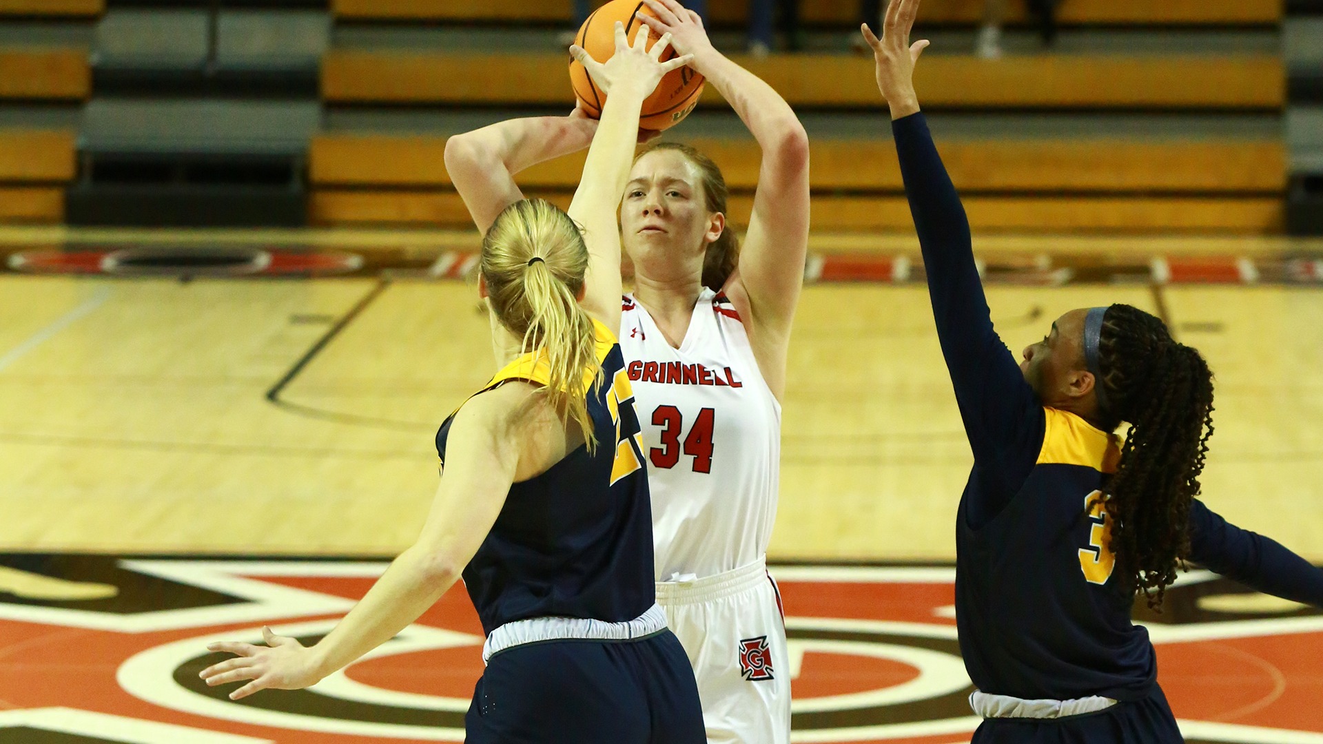 Grinnell women's basketball team uses impressive comeback to knock off ...