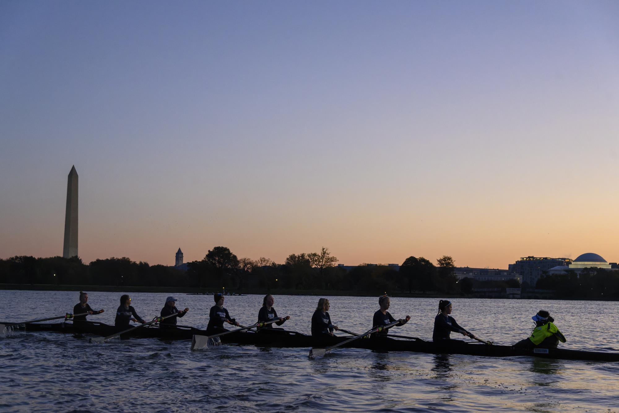 Women's Rowing Competes on the Road - Georgetown University Athletics