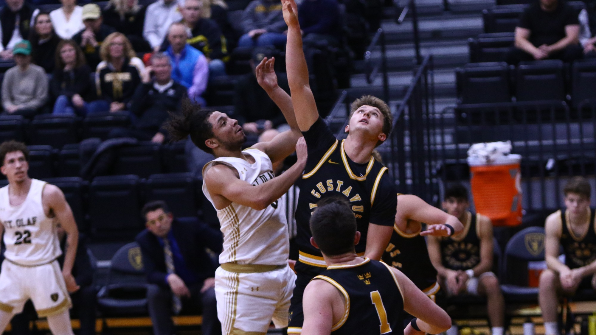 Men's Hoops Cruises Past St. Olaf in MIAC Opener, 97-59 - Gustavus ...