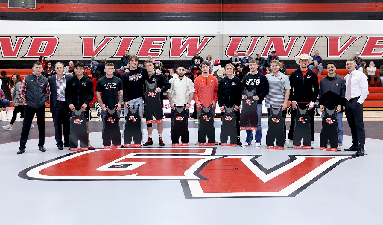 Vikings Blank the Fighting Bees on Senior Night, 50-0 - Grand View ...