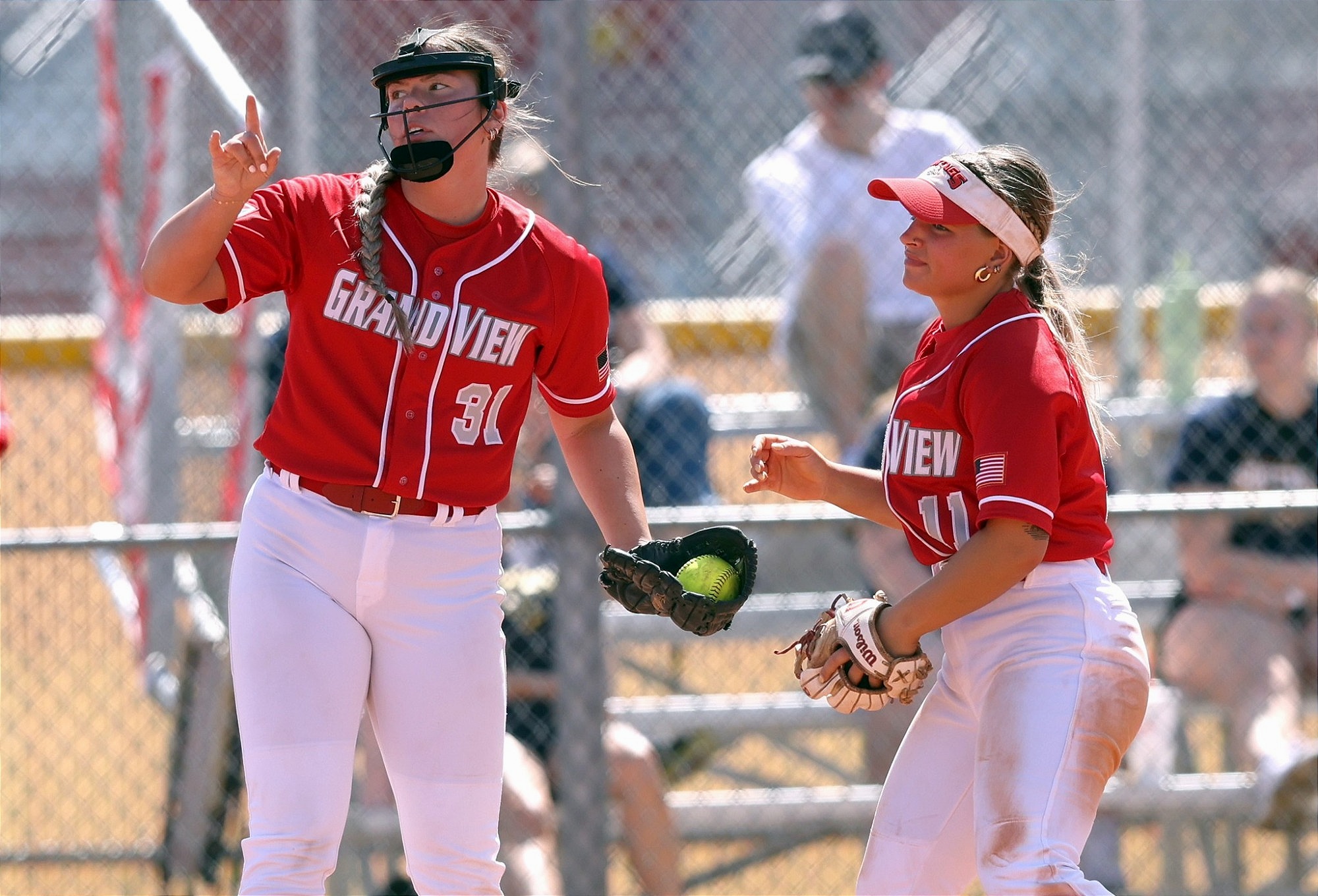 Kyes and Walljasper Tabbed to Heart All-Tournament Team - Grand View ...