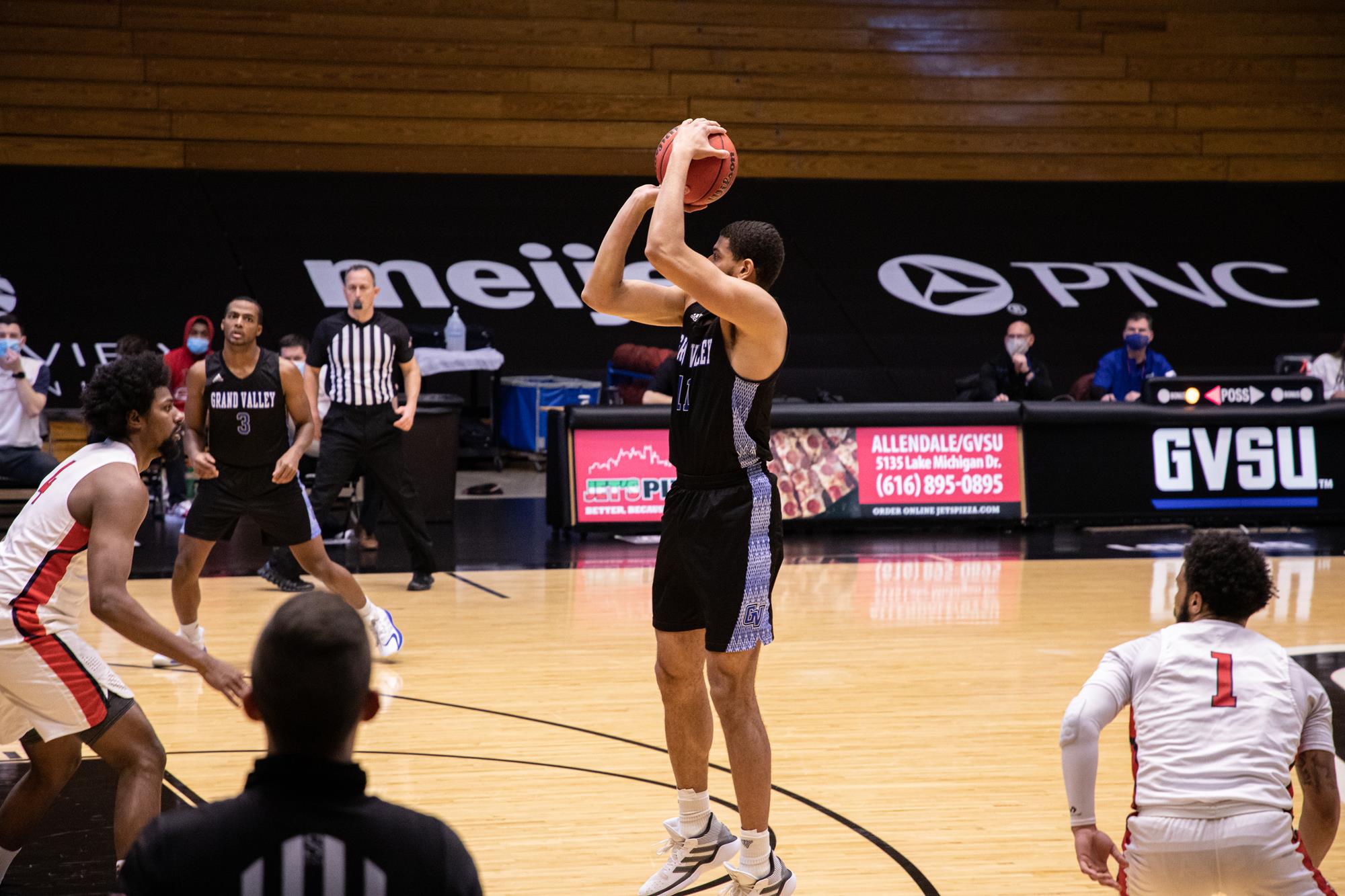 Christian Negron - 2021-22 - Men's Basketball - Grand Valley State ...