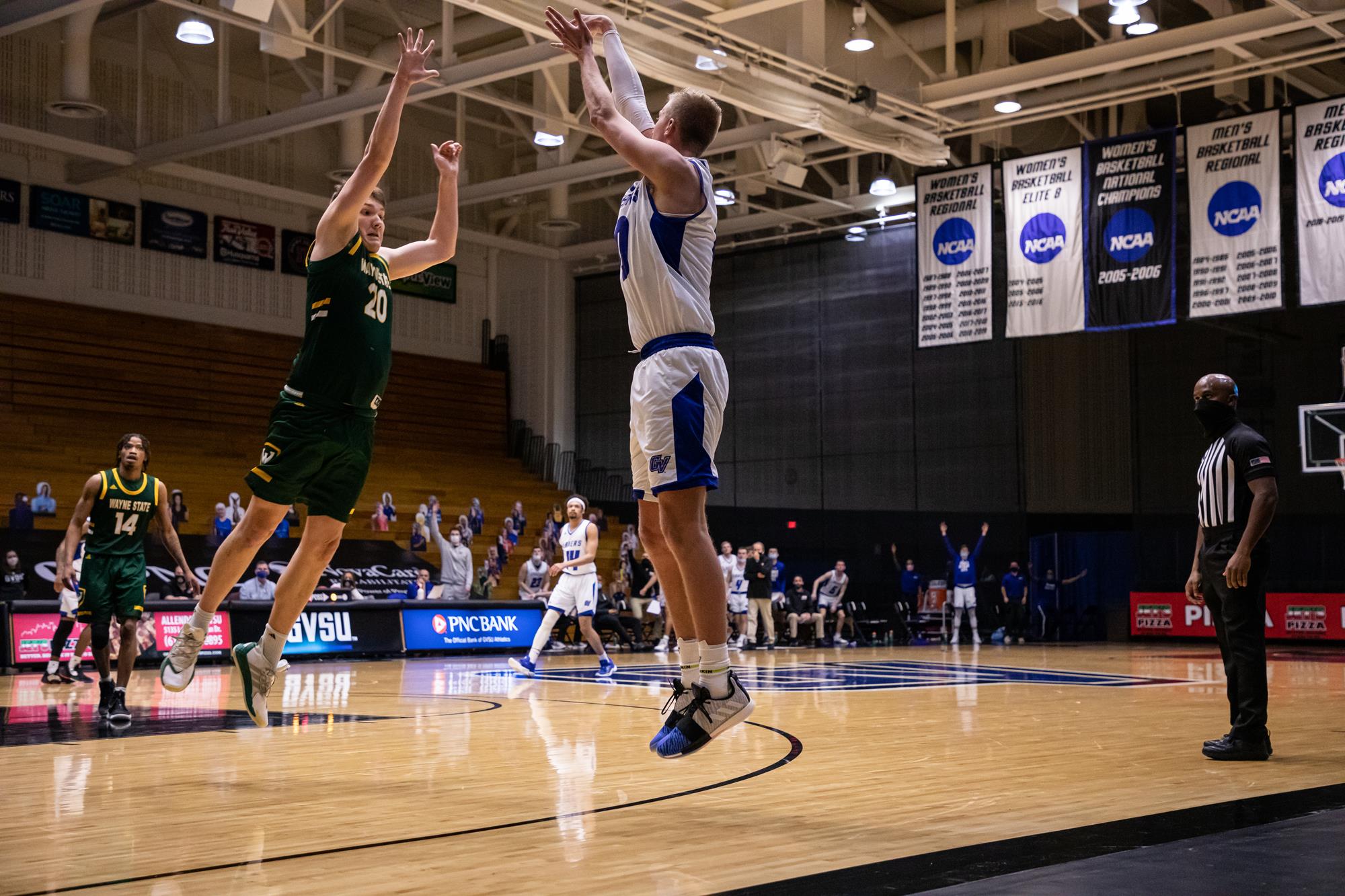 Blake Verbeek - 2021-22 - Men's Basketball - Grand Valley State ...