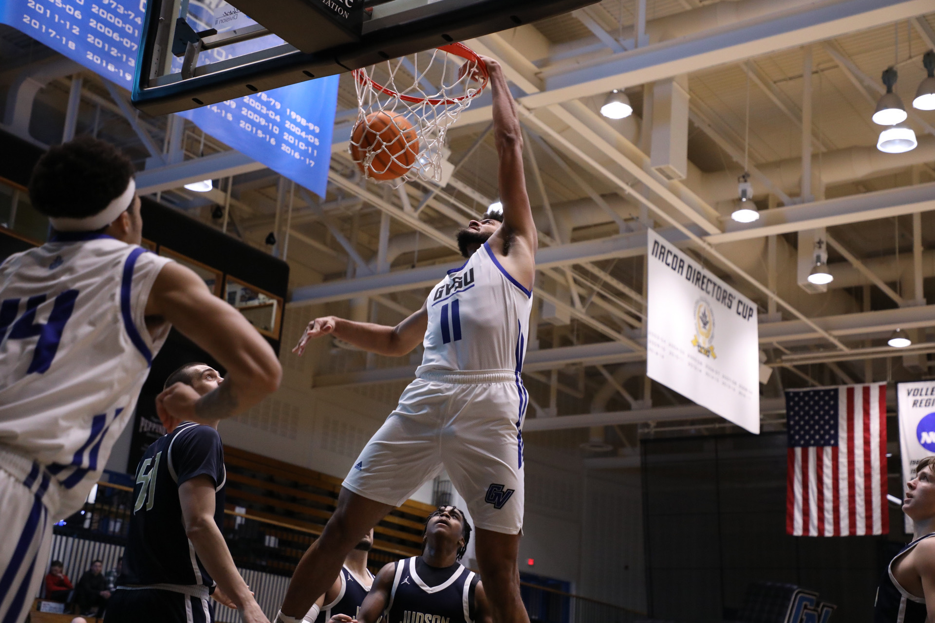 Christian Negron - 2021-22 - Men's Basketball - Grand Valley State ...