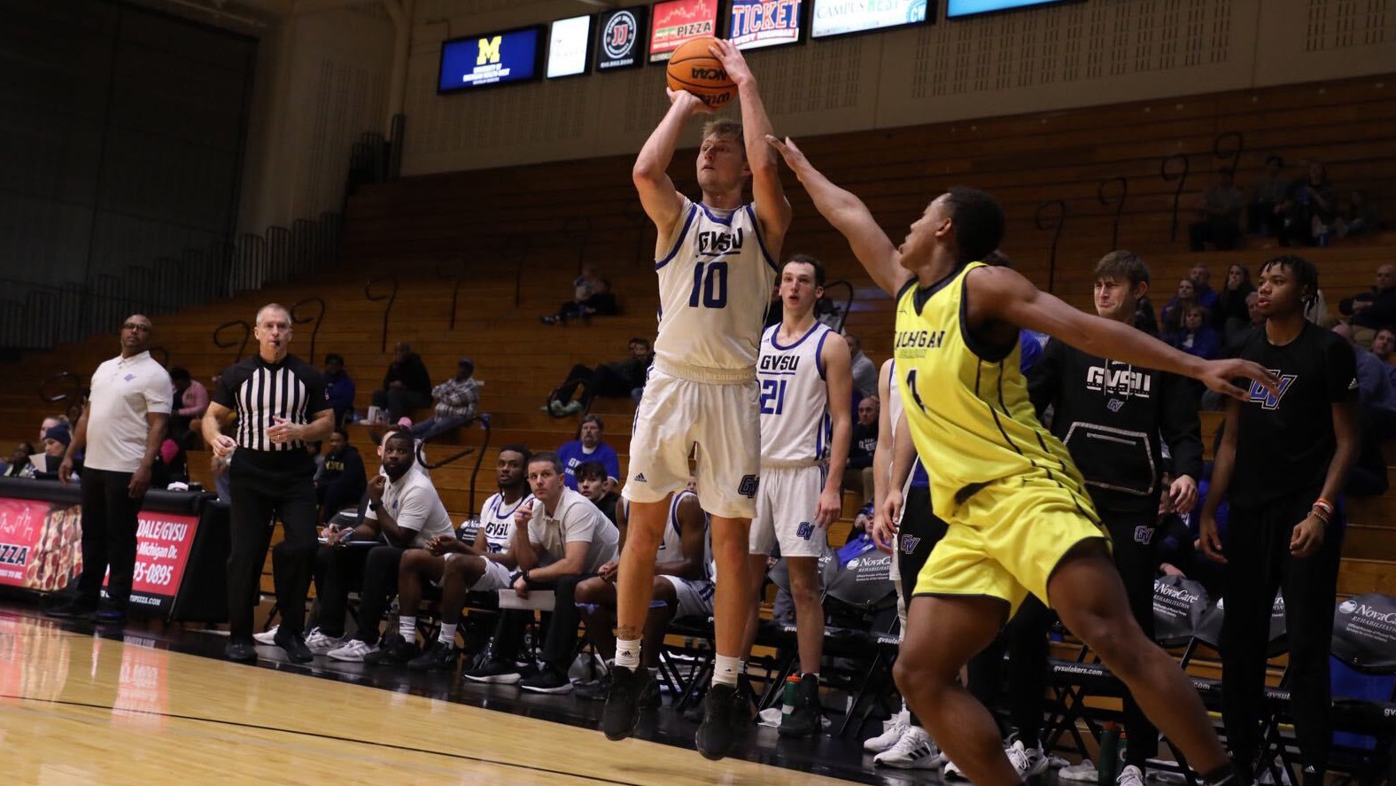 Luke Toliver - 2022-23 - Men's Basketball - Grand Valley State ...