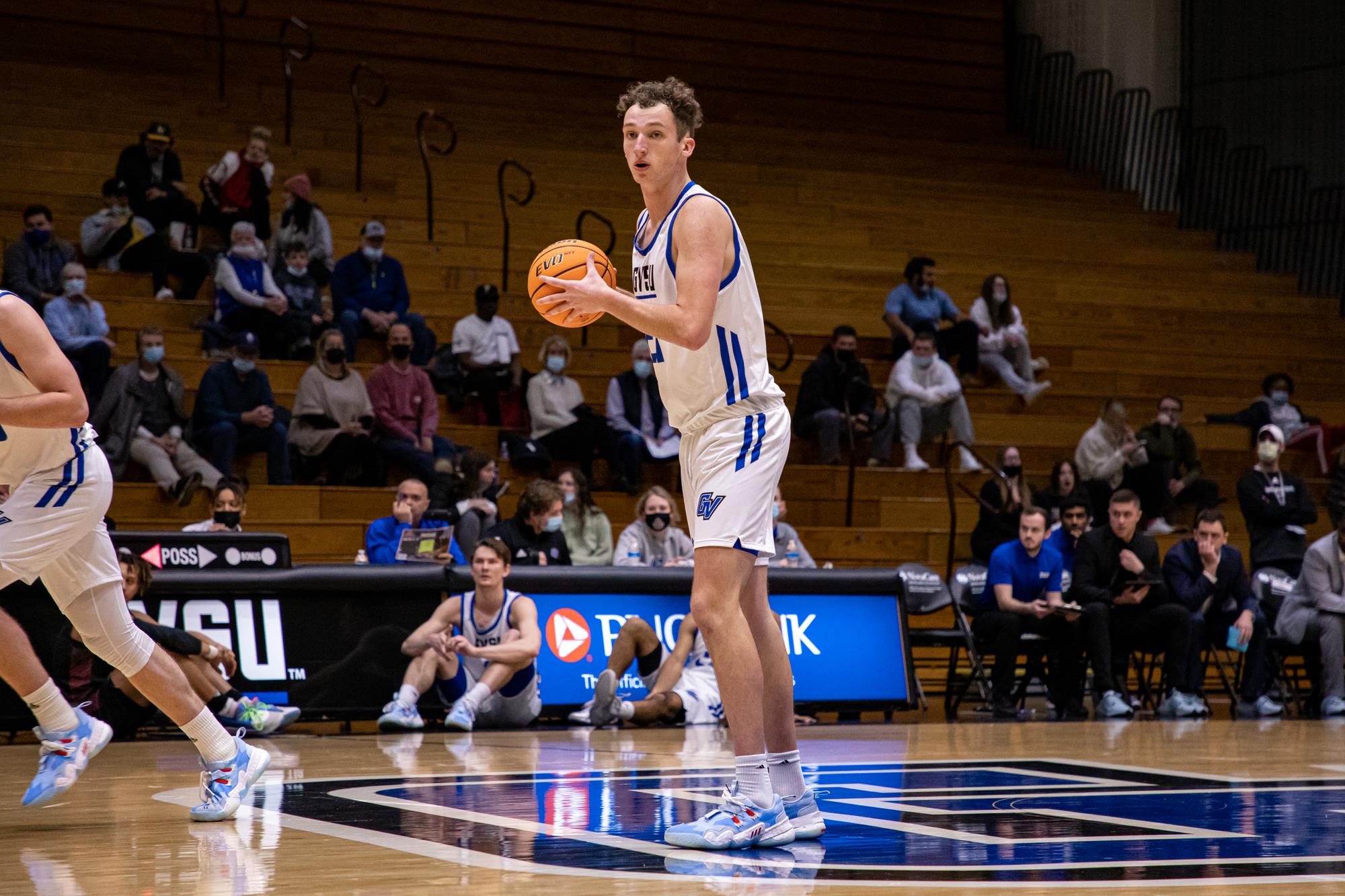 Marius Grazulis - 2023-24 - Men's Basketball - Grand Valley State ...