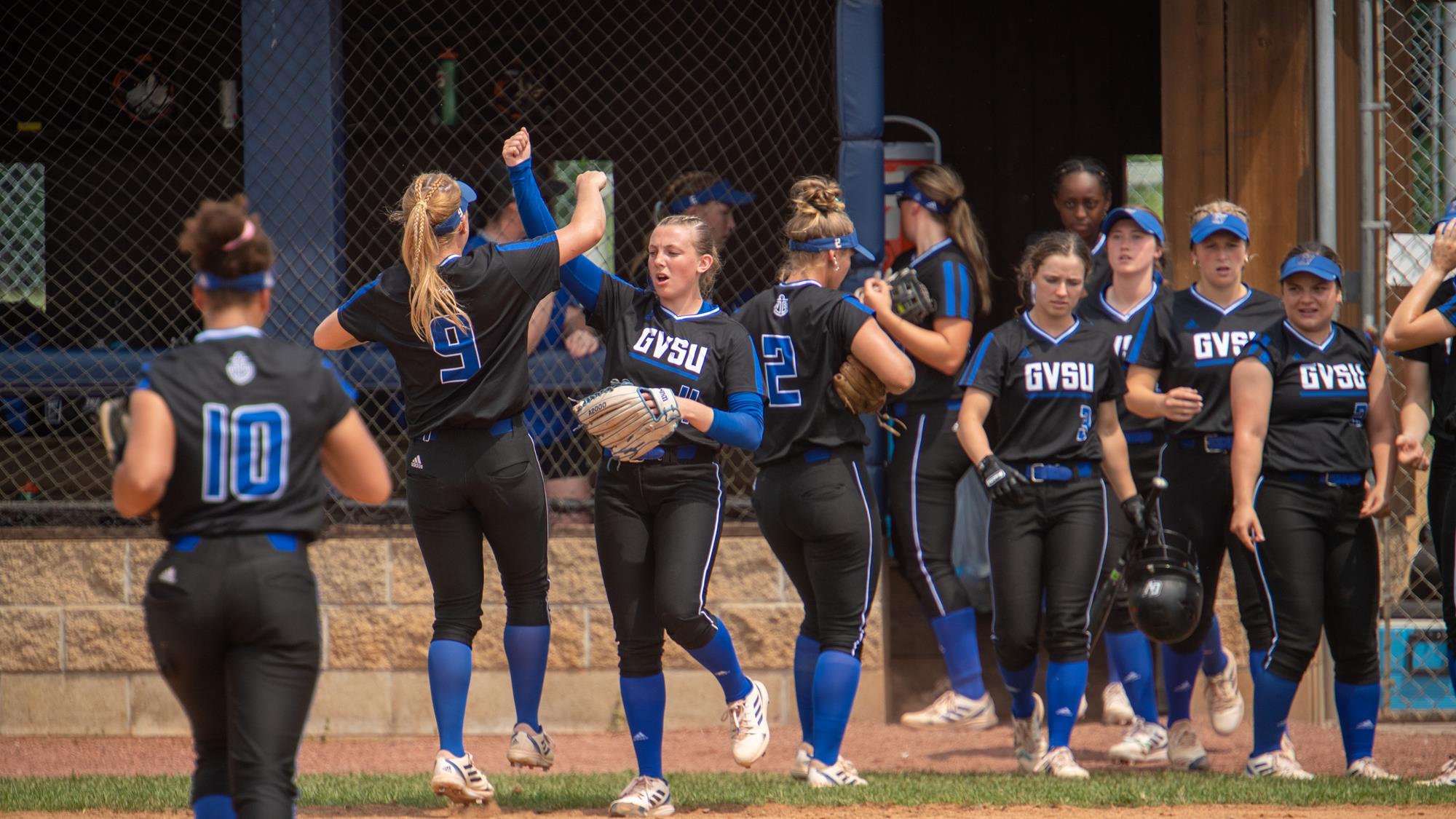 Softball facing elimination after tough-luck loss in Super Regional ...