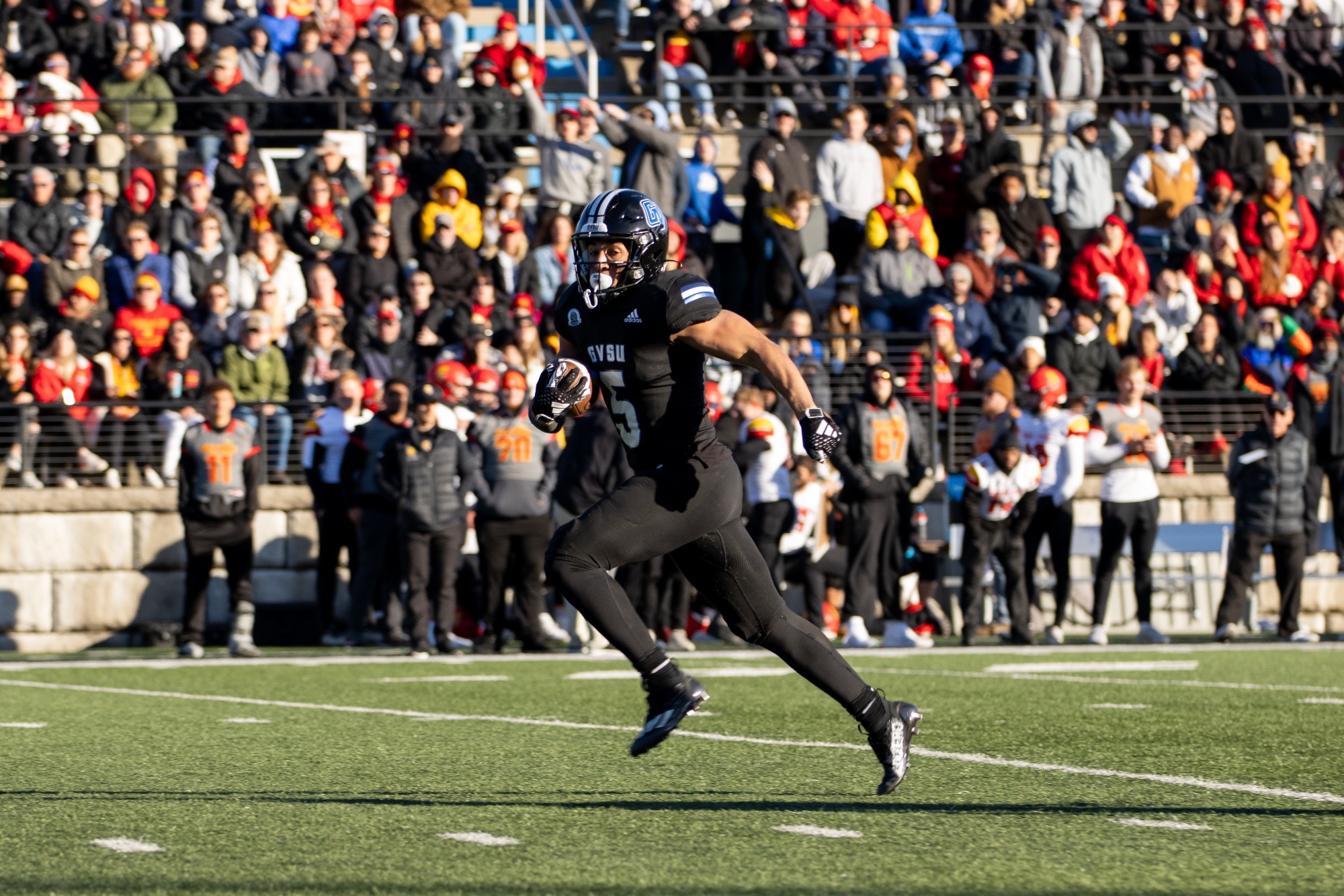 #2 GVSU Claims 21-14 Super Region 3 First-Round Playoff Win Over #3 ...