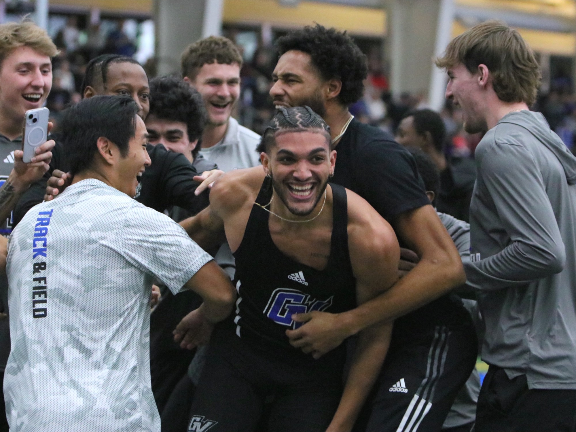 Track & Field Kicks Off 2024-25 Indoor Season with GVSU Holiday Open ...
