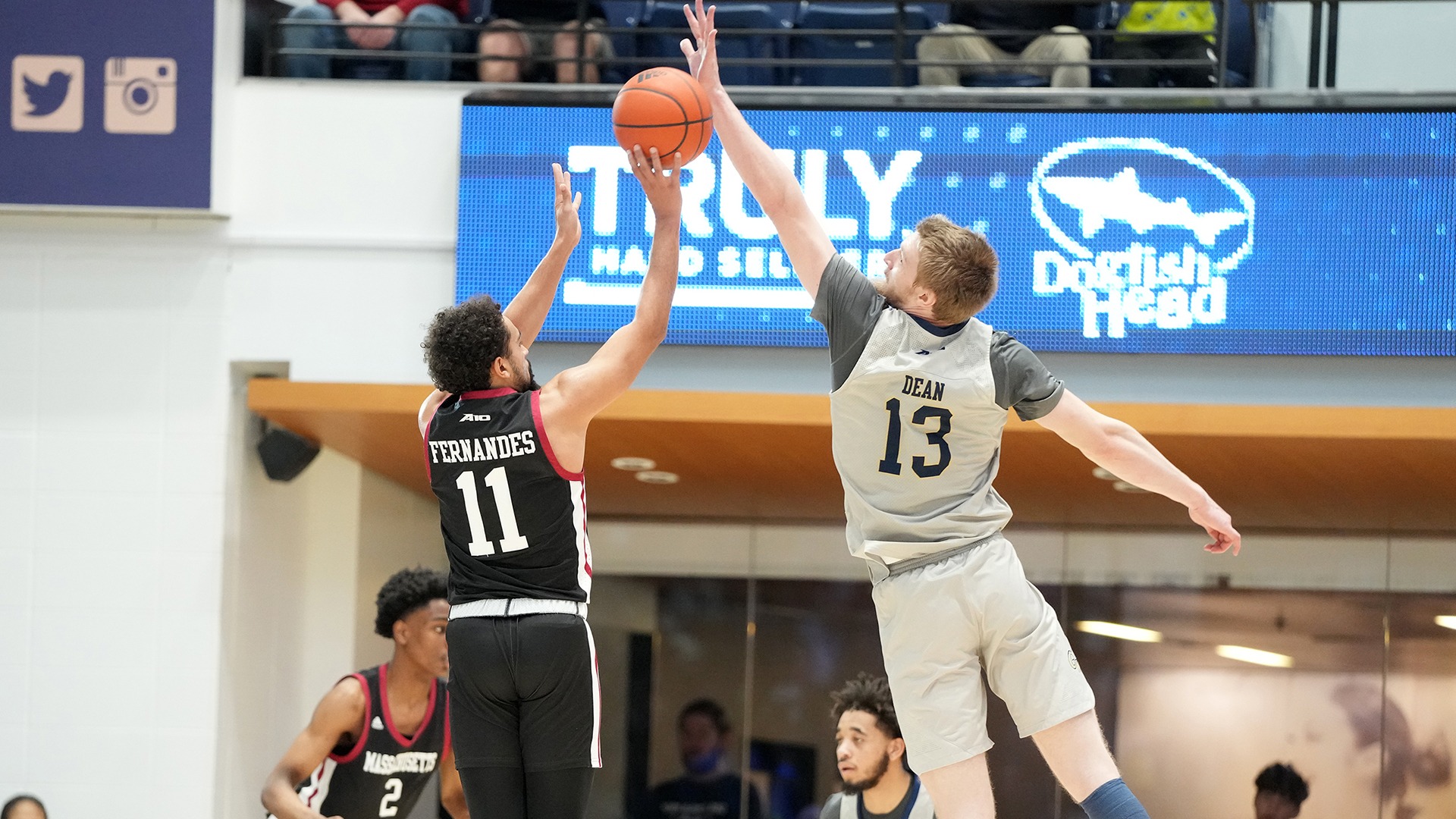 Hunter Dean - Men's Basketball - George Washington University Athletics
