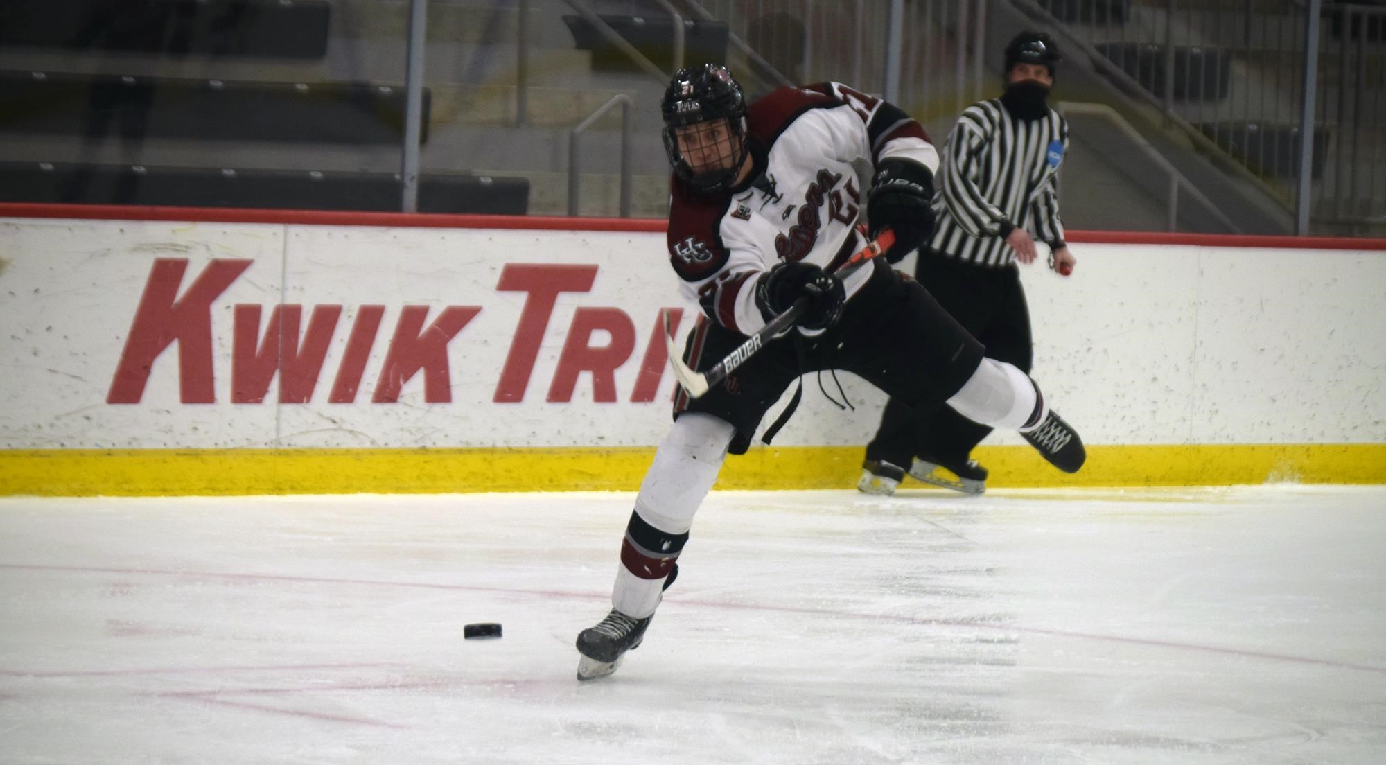 Sam Dabrowski - 2022-23 - Men's Ice Hockey - Hamline University Athletics