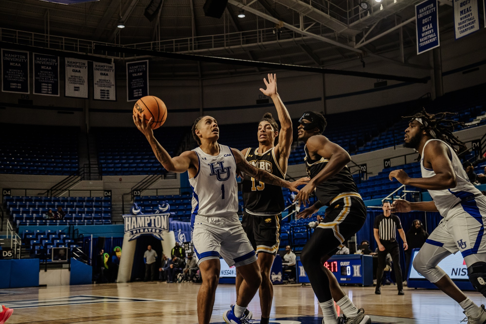 Tristan Maxwell - Men's Basketball - Hampton University Athletics