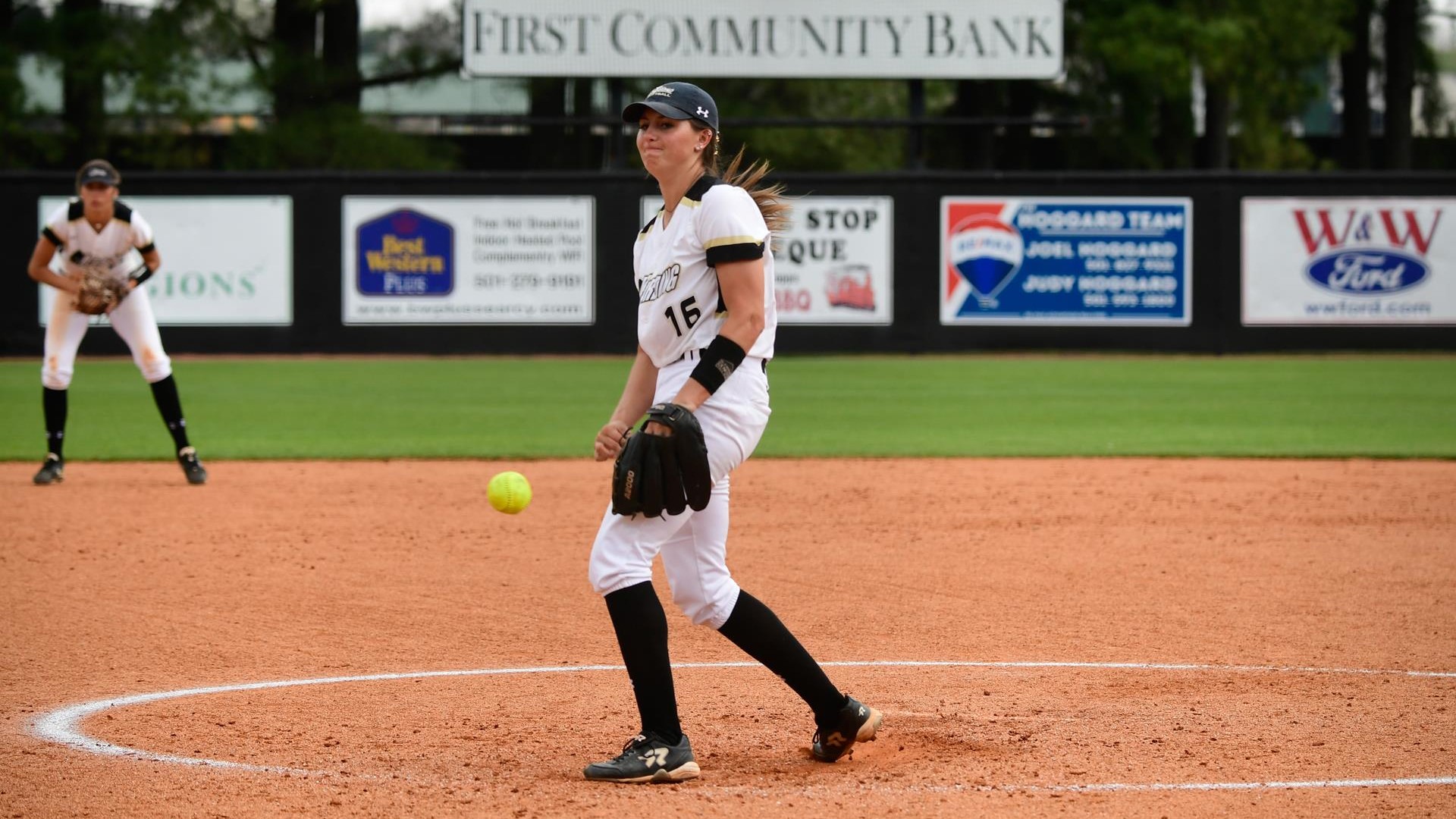 Emma Dwyer - Softball - Harding University Athletics
