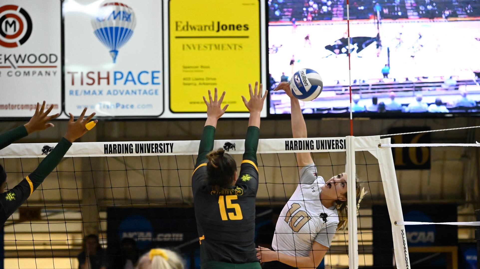 Logan Smith-Morgan - Volleyball - Harding University Athletics