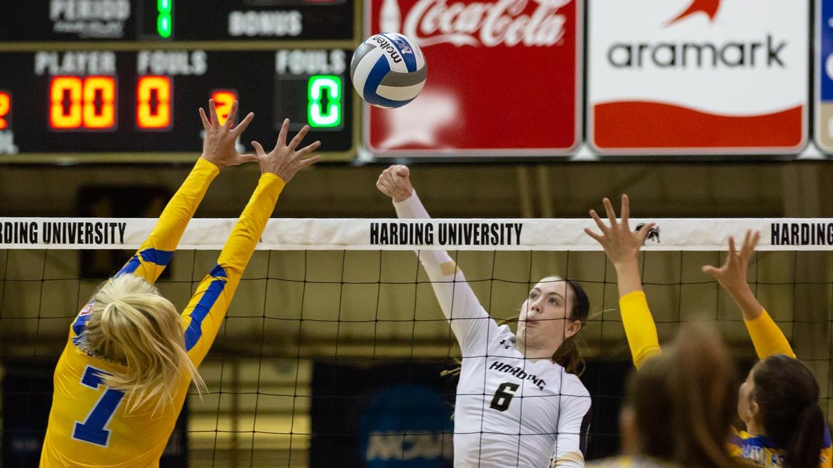 Volleyball Wins Third Straight Thursday - Harding University Athletics