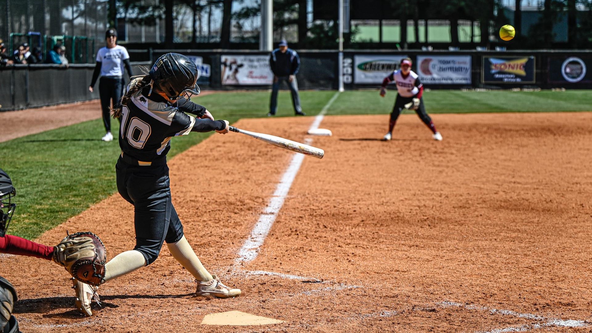 Softball Completes Series Sweep of Henderson State Sunday - Harding ...