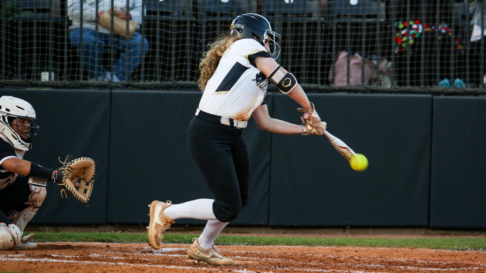 Softball Drops Two Friday - Harding University Athletics