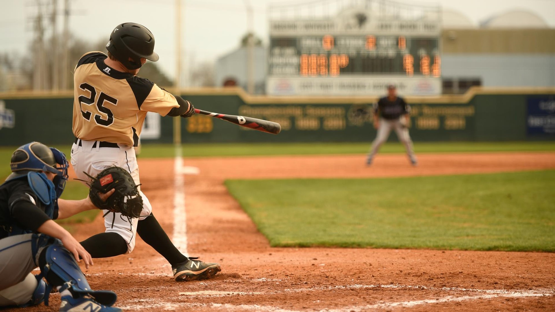 Whitis Double Brings Bisons Back from Behind - Harding University Athletics