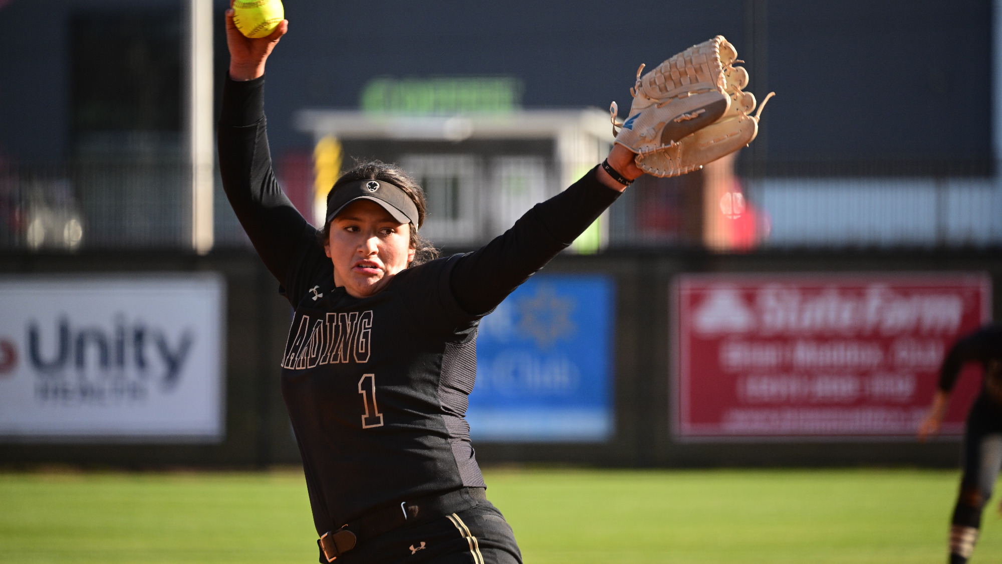 Price Deals Two Wins for Harding Friday - Harding University Athletics
