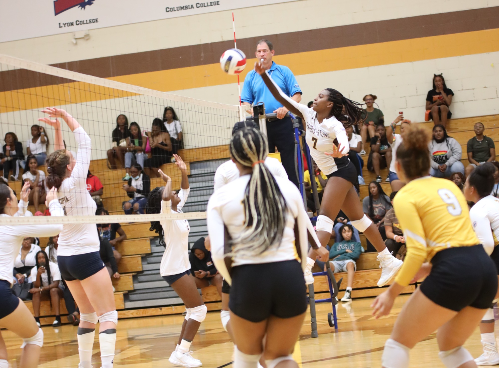 Jamera Jones - 2022 - Women's Volleyball - Harris-Stowe State University