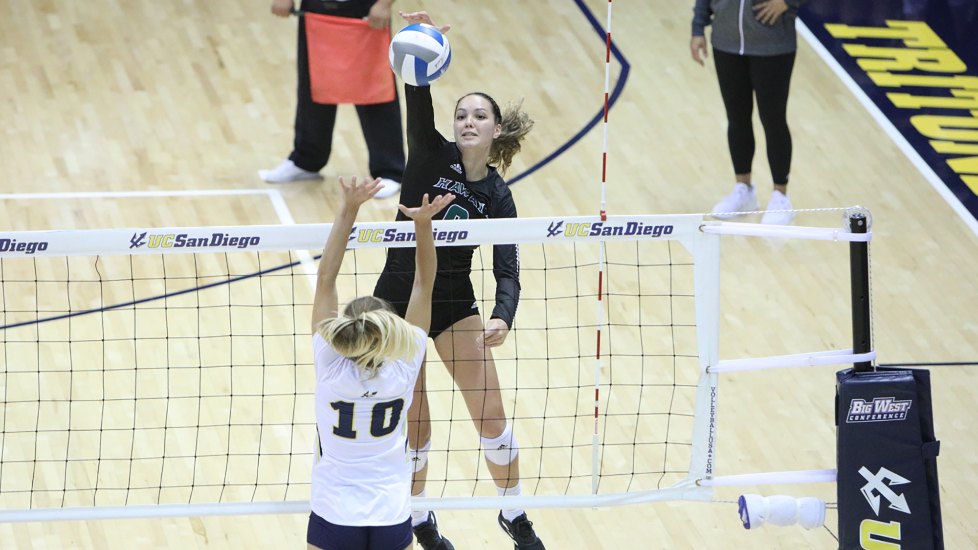 Women's Volleyball Comes Back To Down UC San Diego - University of ...