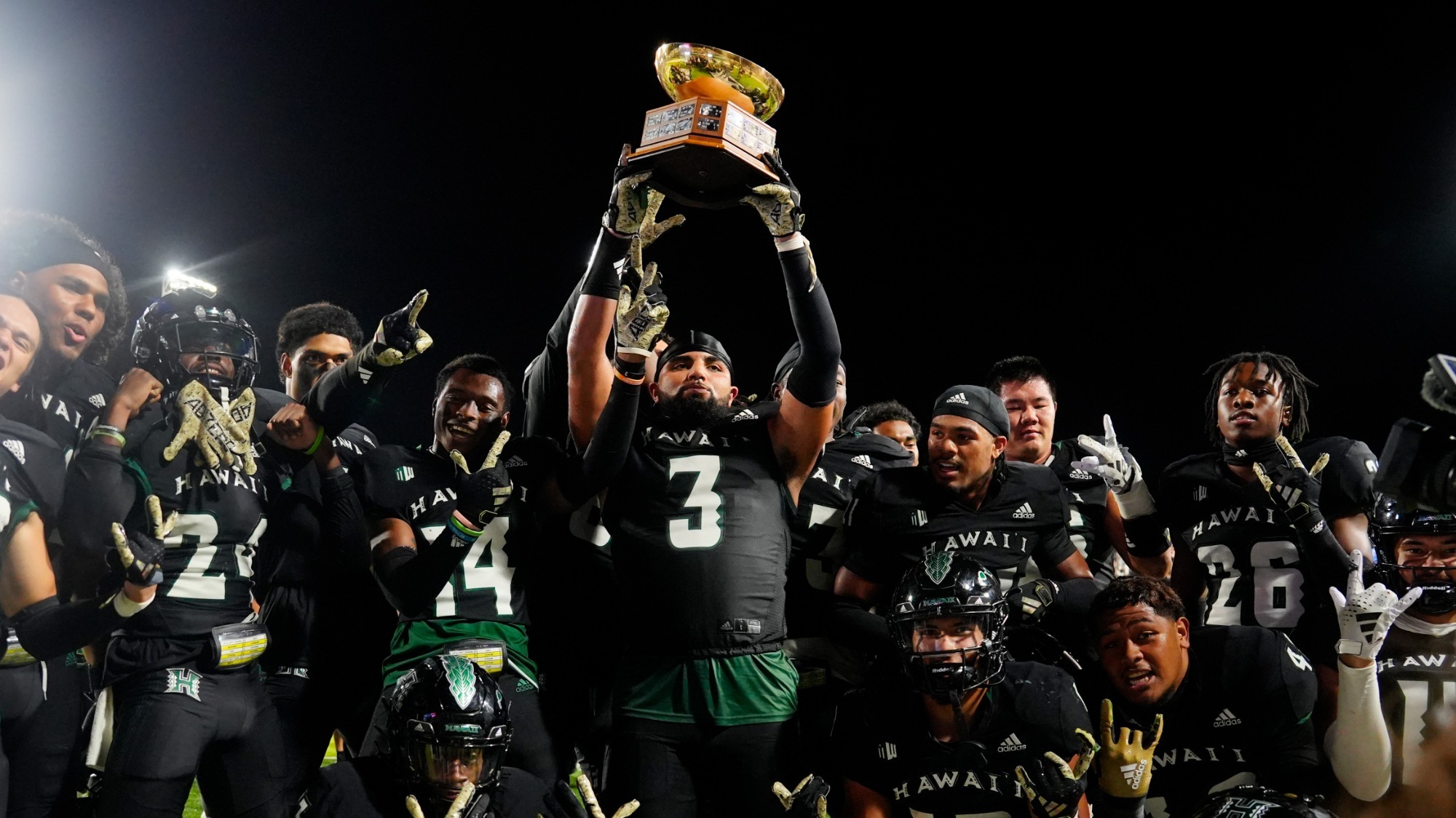 Rainbow Warriors Stand Tall To Upset Air Force - University of Hawai'i ...