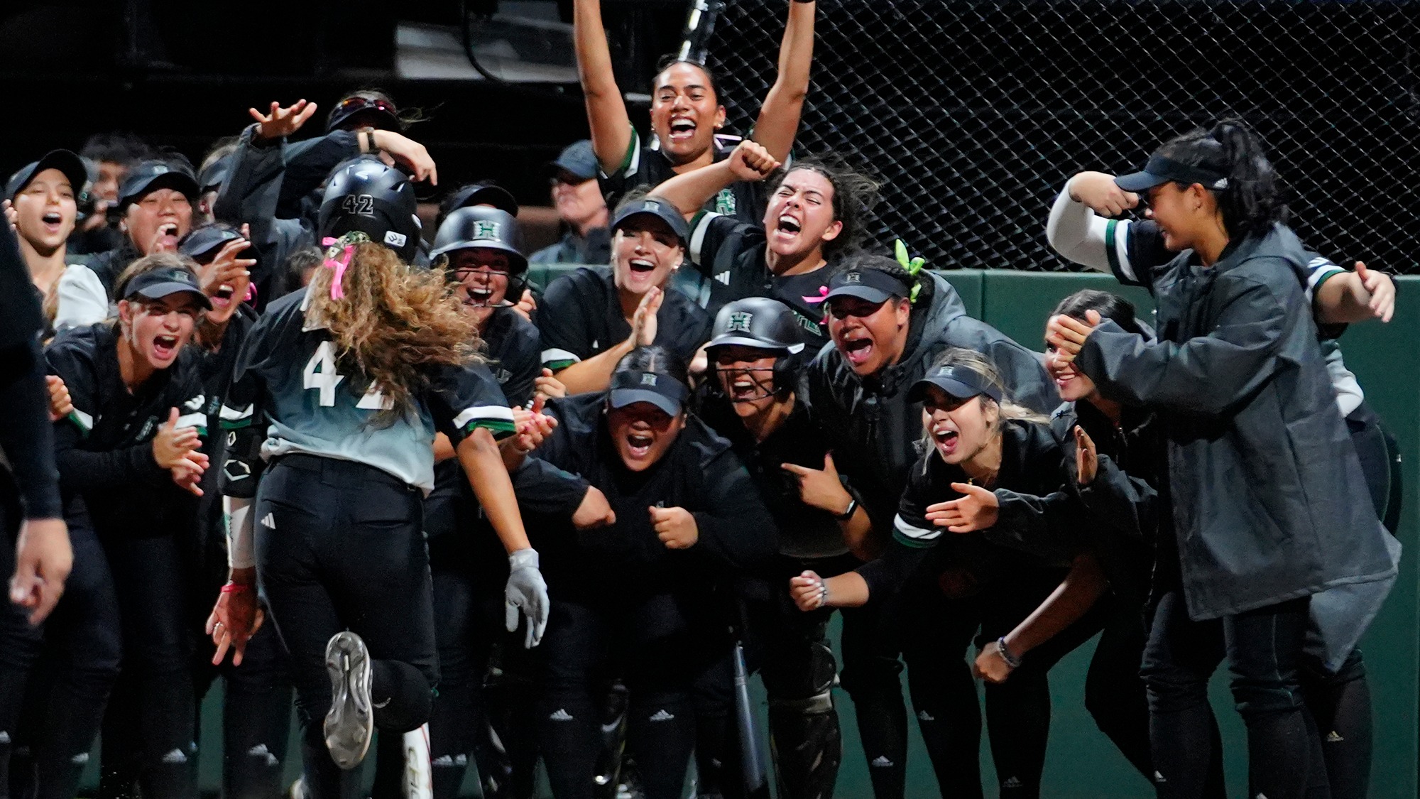 Mya'Liah Bethea - Softball - University of Hawai'i at Manoa Athletics