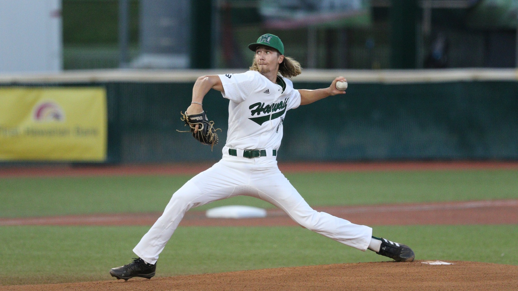 Gustin Dominates in Series-Opening Win - University of Hawai'i at Manoa ...