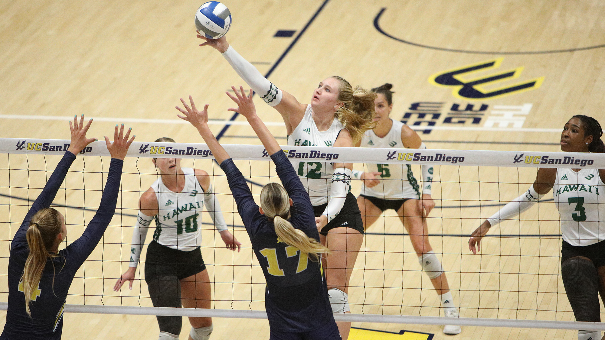Women's Volleyball Rebounds With Sweep At UC San Diego - University of ...
