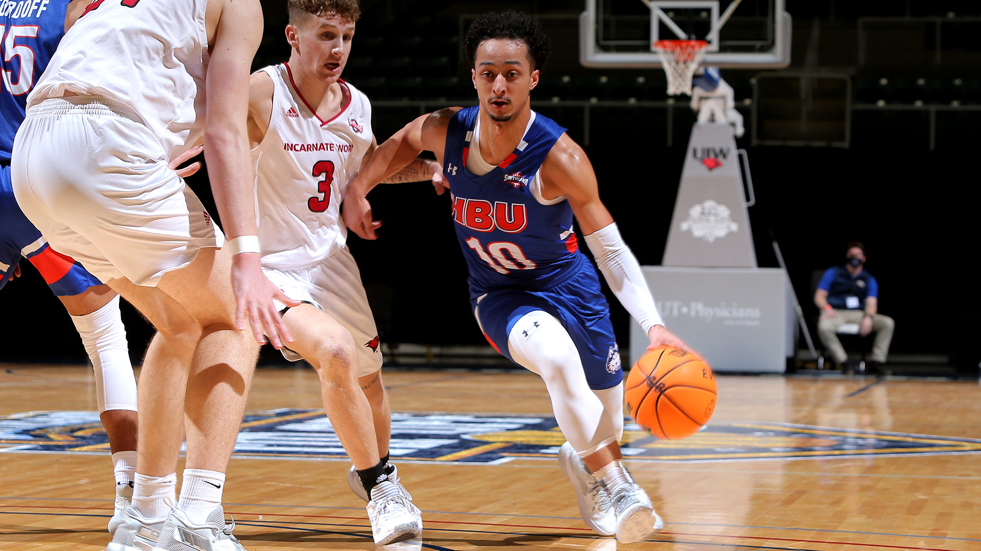 Jade Tse - Men's Basketball - Houston Christian University Athletics